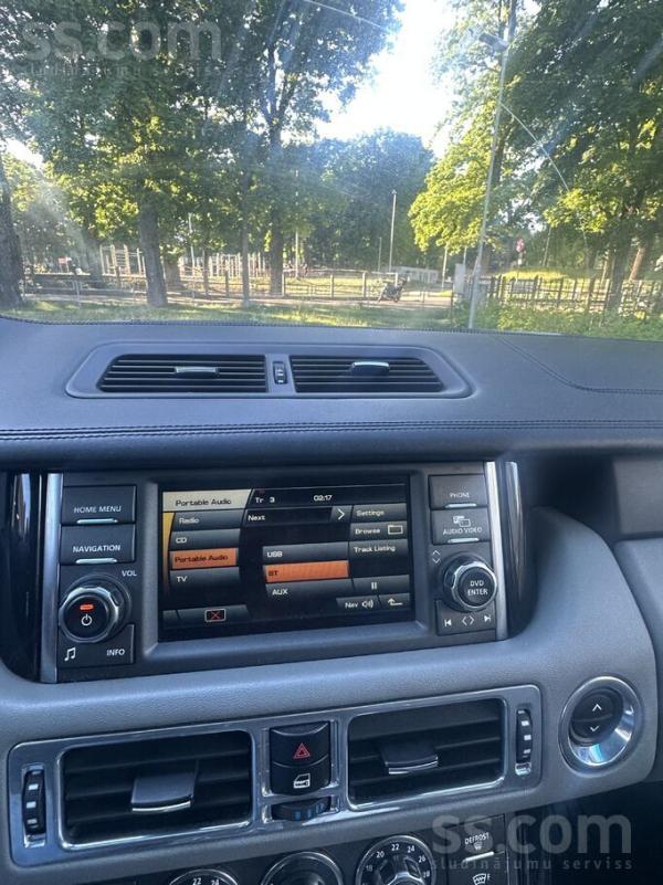 Zils Land Rover Range Rover 2011 Rīga, ar dzinēja tilpumu 4.40 L un nobraukumu 270 tūkst. km par 17000 €, foto 7 vietnē AUTOMOTO.COM.LV