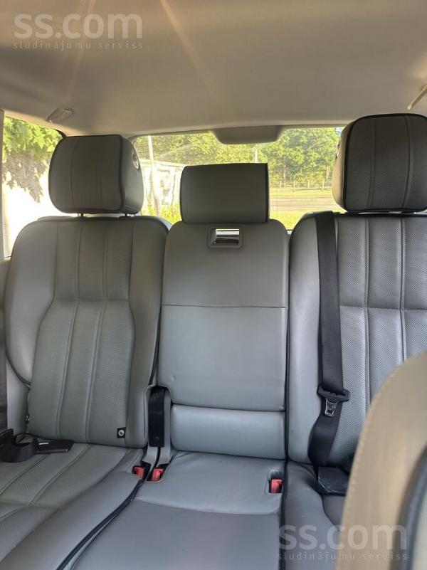 Zils Land Rover Range Rover 2011 Rīga, ar dzinēja tilpumu 4.40 L un nobraukumu 270 tūkst. km par 17000 €, foto 9 vietnē AUTOMOTO.COM.LV