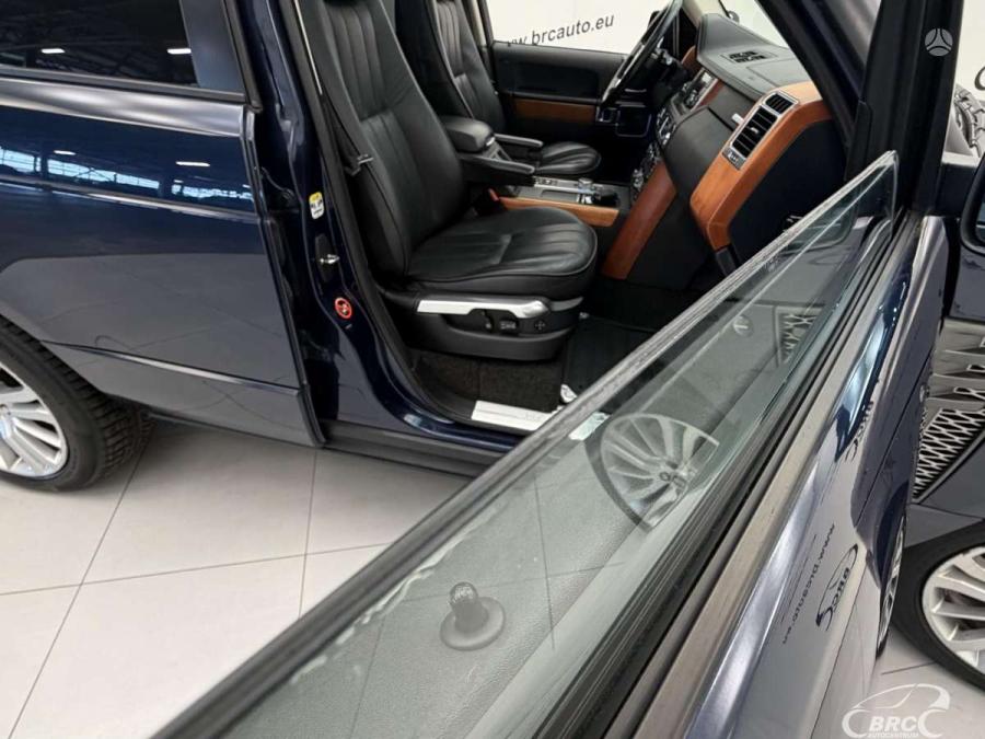 Zils Land Rover Range Rover 2011 Viļņa, ar dzinēja tilpumu 4.37 L un nobraukumu 298 tūkst. km par 12500 €, foto 12 vietnē AUTOMOTO.COM.LV