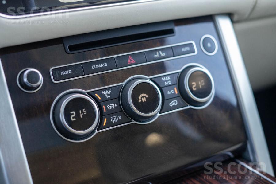 Zils Land Rover Range Rover 2014 Rīga, ar dzinēja tilpumu 4.40 L un nobraukumu 239 tūkst. km par 24990 €, foto 26 vietnē AUTOMOTO.COM.LV