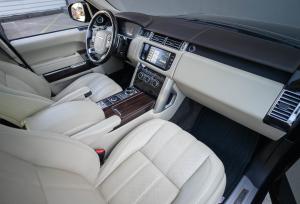 Blue Land Rover Range Rover 2014 in Riga, with an engine capacity of 4.40 L and mileage of 239 thousand km for 24990 €, photo 34 on AUTOMOTO.COM.LV