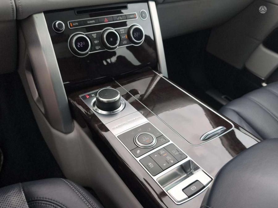 Zils Land Rover Range Rover 2014 Viļņa, ar dzinēja tilpumu 4.40 L un nobraukumu 242 tūkst. km par 24499 €, foto 18 vietnē AUTOMOTO.COM.LV