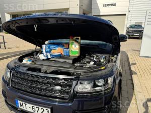 Blue Land Rover Range Rover 2015 in Riga, with an engine capacity of 4.40 L and mileage of 194 thousand km for 22900 €, photo 6 on AUTOMOTO.COM.LV