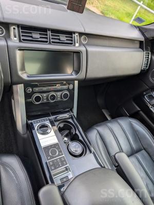 Blue Land Rover Range Rover 2017 in Kuldiga, with an engine capacity of 4.40 L and mileage of 0 thousand km for 25000 €, photo 8 on AUTOMOTO.COM.LV