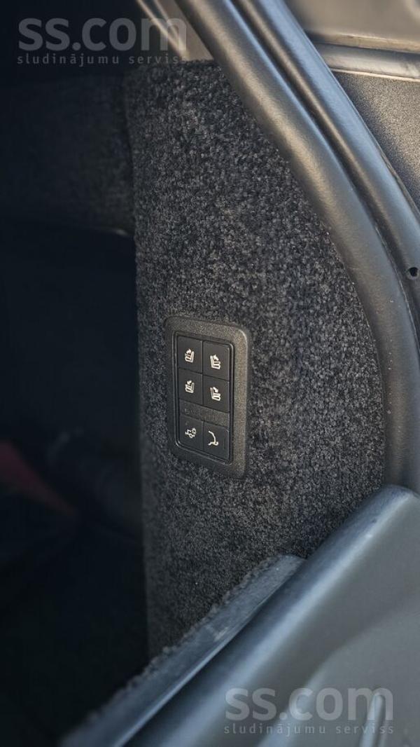 Zils Land Rover Range Rover 2017 Rīga, ar dzinēja tilpumu 4.40 L un nobraukumu 284 tūkst. km par 27500 €, foto 9 vietnē AUTOMOTO.COM.LV