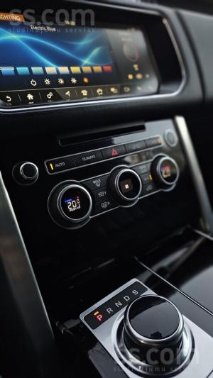 Zils Land Rover Range Rover 2017 Rīga, ar dzinēja tilpumu 4.40 L un nobraukumu 284 tūkst. km par 27500 €, foto 24 vietnē AUTOMOTO.COM.LV