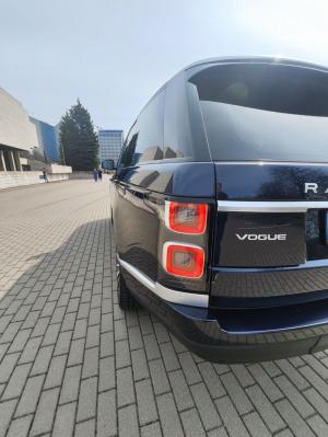Blue Land Rover Range Rover 2018 in Vilnius, with an engine capacity of 3.00 L and mileage of 222 thousand km for 45500 €, photo 19 on AUTOMOTO.COM.LV