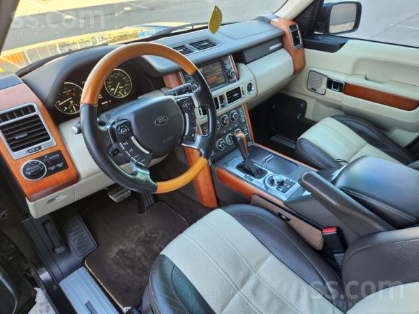 Brūns Land Rover Range Rover 2010 Rīga, ar dzinēja tilpumu 3.60 L un nobraukumu 230 tūkst. km par 19900 €, foto 8 vietnē AUTOMOTO.COM.LV
