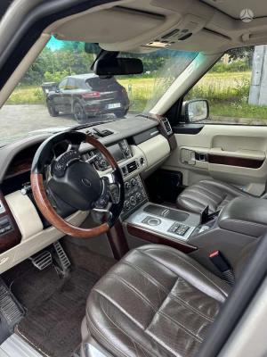 Brūns Land Rover Range Rover 2011 Viļņa, ar dzinēja tilpumu 4.37 L un nobraukumu 304 tūkst. km par 12000 €, foto 9 vietnē AUTOMOTO.COM.LV