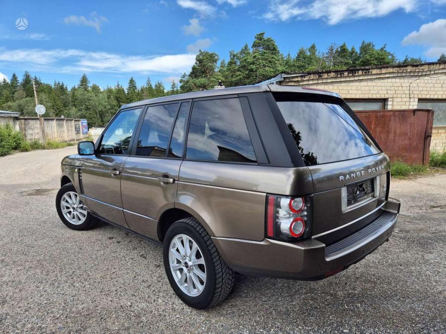Brūns Land Rover Range Rover 2014 Utena, ar dzinēja tilpumu 4.37 L un nobraukumu 289 tūkst. km par 9990 €, foto 4 vietnē AUTOMOTO.COM.LV