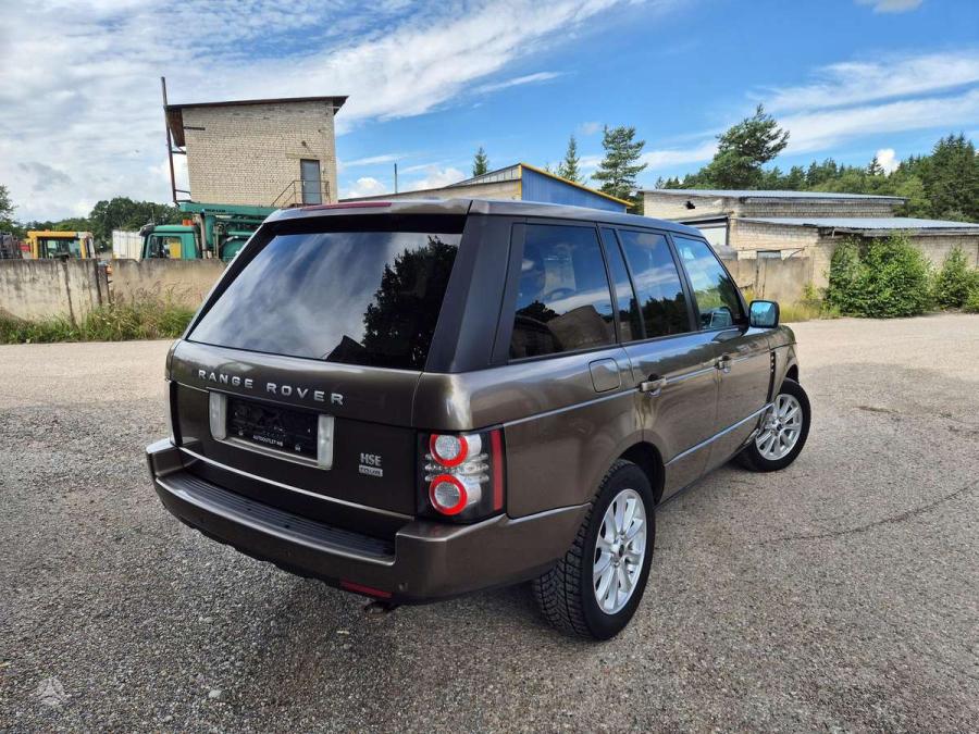Brūns Land Rover Range Rover 2014 Utena, ar dzinēja tilpumu 4.37 L un nobraukumu 289 tūkst. km par 9990 €, foto 5 vietnē AUTOMOTO.COM.LV