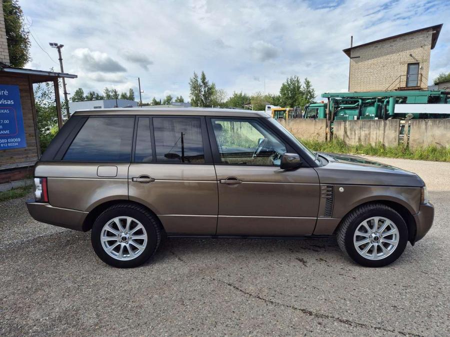 Brūns Land Rover Range Rover 2014 Utena, ar dzinēja tilpumu 4.37 L un nobraukumu 289 tūkst. km par 9990 €, foto 7 vietnē AUTOMOTO.COM.LV