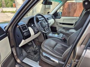 Brūns Land Rover Range Rover 2014 Utena, ar dzinēja tilpumu 4.37 L un nobraukumu 289 tūkst. km par 9990 €, foto 10 vietnē AUTOMOTO.COM.LV
