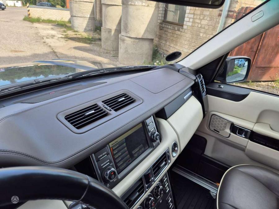 Brūns Land Rover Range Rover 2014 Utena, ar dzinēja tilpumu 4.37 L un nobraukumu 289 tūkst. km par 9990 €, foto 14 vietnē AUTOMOTO.COM.LV
