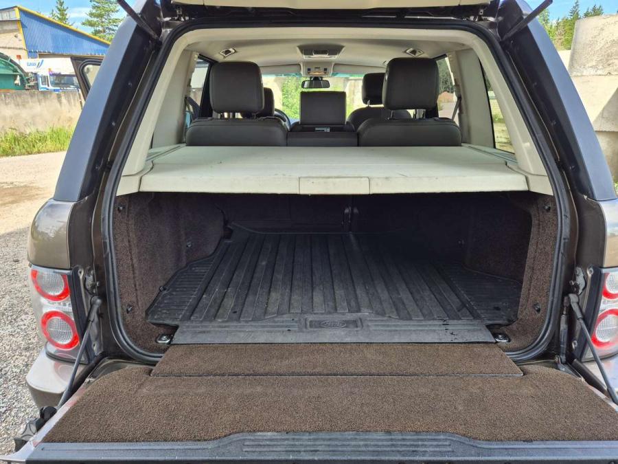 Brūns Land Rover Range Rover 2014 Utena, ar dzinēja tilpumu 4.37 L un nobraukumu 289 tūkst. km par 9990 €, foto 16 vietnē AUTOMOTO.COM.LV