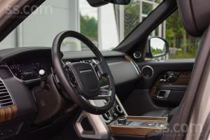 Brown Land Rover Range Rover 2018 in Riga, with an engine capacity of 3.00 L and mileage of 251 thousand km for 30995 €, photo 10 on AUTOMOTO.COM.LV