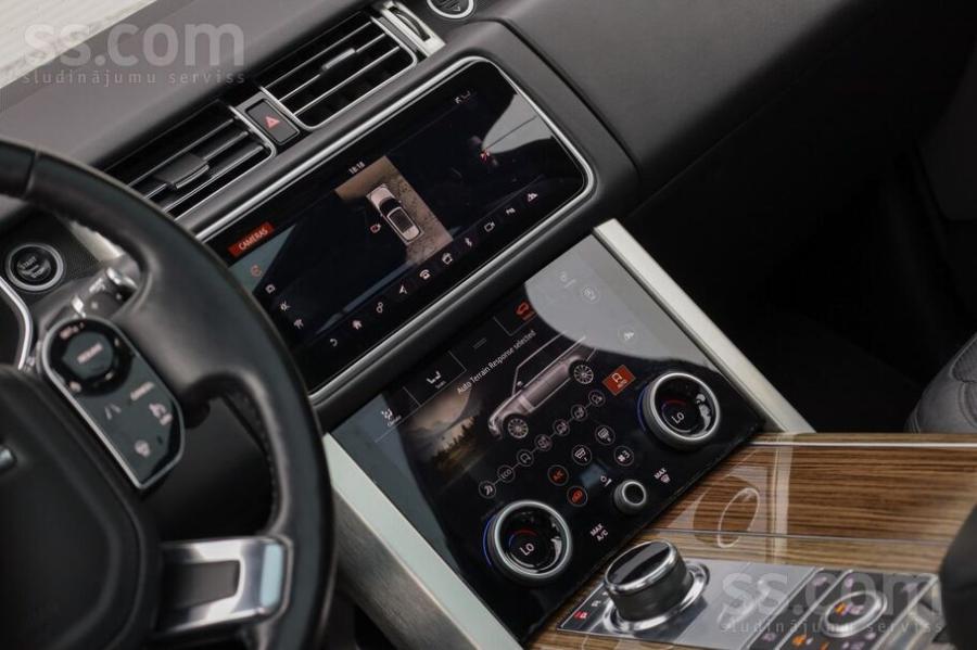 Brown Land Rover Range Rover 2018 in Riga, with an engine capacity of 3.00 L and mileage of 251 thousand km for 30995 €, photo 15 on AUTOMOTO.COM.LV