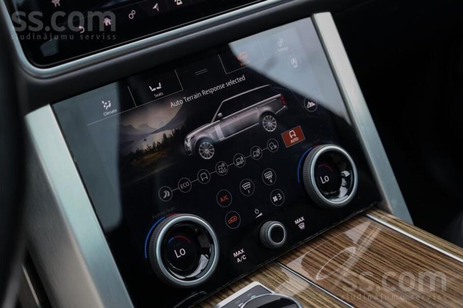 Brown Land Rover Range Rover 2018 in Riga, with an engine capacity of 3.00 L and mileage of 251 thousand km for 30995 €, photo 16 on AUTOMOTO.COM.LV