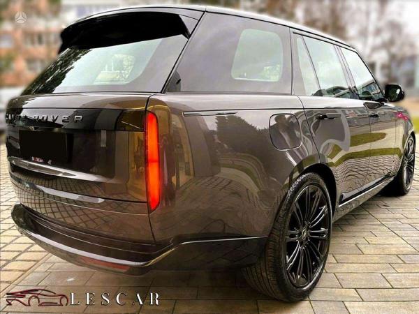 Brūns Land Rover Range Rover 2025 Viļņa, ar dzinēja tilpumu 4.40 L un nobraukumu 13 tūkst. km par 180000 €, foto 3 vietnē AUTOMOTO.COM.LV