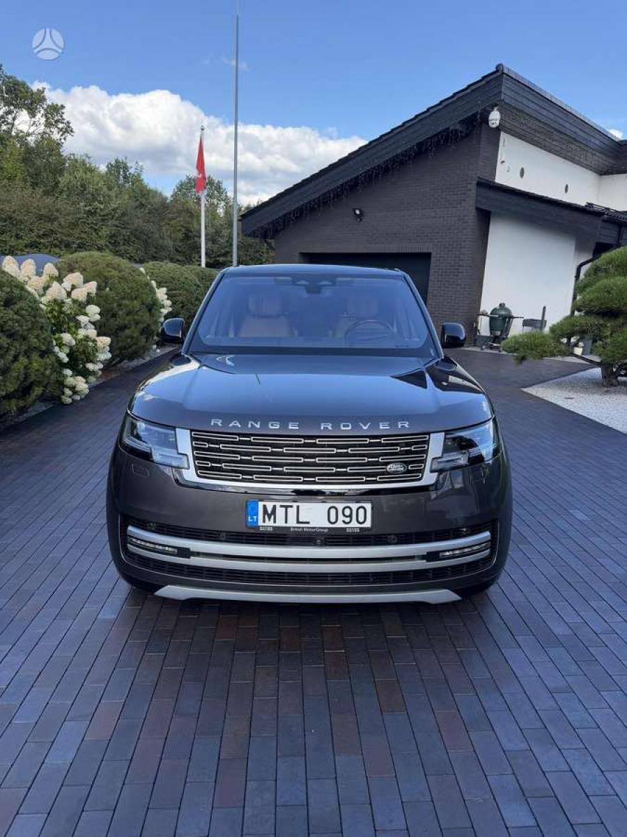 Brown Land Rover Range Rover 2022 in Kaunas, with an engine capacity of 4.40 L and mileage of 45 thousand km for 139000 €, photo 1 on AUTOMOTO.COM.LV
