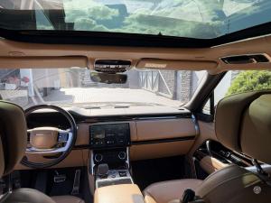 Brown Land Rover Range Rover 2022 in Kaunas, with an engine capacity of 4.40 L and mileage of 45 thousand km for 139000 €, photo 4 on AUTOMOTO.COM.LV