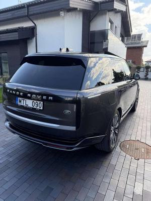 Brown Land Rover Range Rover 2022 in Kaunas, with an engine capacity of 4.40 L and mileage of 45 thousand km for 139000 €, photo 8 on AUTOMOTO.COM.LV
