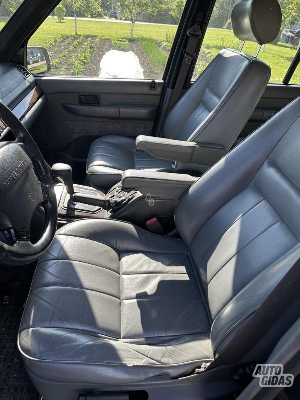 Land Rover Range Rover 1997 in Sakiai, with an engine capacity of 2.50 L and mileage of 280 thousand km for 2200 €, photo 10 on AUTOMOTO.COM.LV