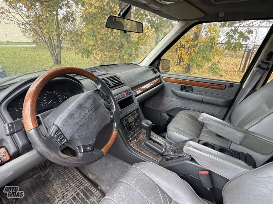 Land Rover Range Rover 1998 in Siauliai, with an engine capacity of 4.60 L and mileage of 111 thousand km for 2300 €, photo 13 on AUTOMOTO.COM.LV