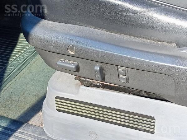 Land Rover Range Rover 2001 Preiļi, ar dzinēja tilpumu 2.50 L un nobraukumu 340 tūkst. km par 5950 €, foto 8 vietnē AUTOMOTO.COM.LV