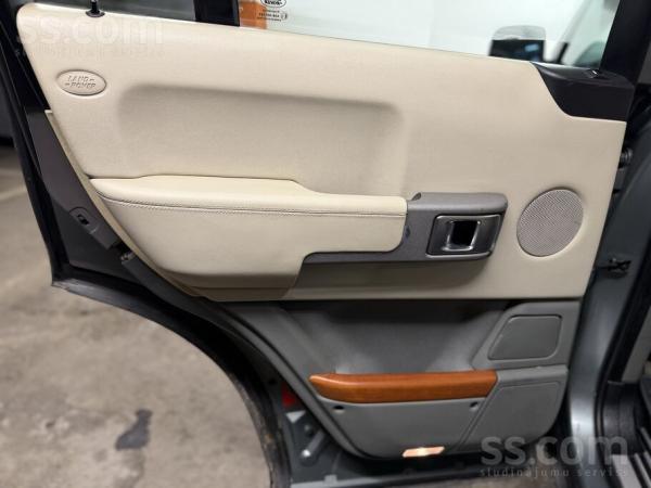 Land Rover Range Rover 2004 Rīga, ar dzinēja tilpumu 3.00 L un nobraukumu 274 tūkst. km par 3700 €, foto 10 vietnē AUTOMOTO.COM.LV