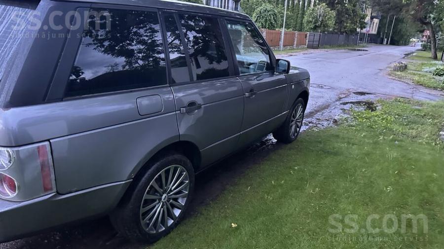 Land Rover Range Rover 2009 Jūrmala, ar dzinēja tilpumu 3.60 L un nobraukumu 510 tūkst. km par 5000 €, foto 5 vietnē AUTOMOTO.COM.LV