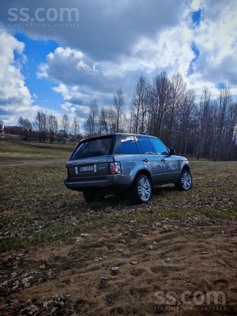 Land Rover Range Rover 2010 Rīga, ar dzinēja tilpumu 3.60 L un nobraukumu 355 tūkst. km par 14500 €, foto 4 vietnē AUTOMOTO.COM.LV