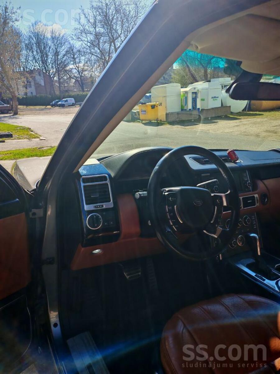 Land Rover Range Rover 2010 Rīga, ar dzinēja tilpumu 3.60 L un nobraukumu 355 tūkst. km par 14500 €, foto 15 vietnē AUTOMOTO.COM.LV