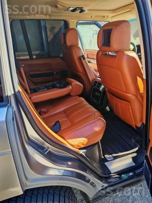 Land Rover Range Rover 2010 Rīga, ar dzinēja tilpumu 3.60 L un nobraukumu 355 tūkst. km par 14500 €, foto 24 vietnē AUTOMOTO.COM.LV