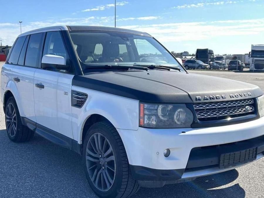 Land Rover Range Rover 2011 in Vilnius, with an engine capacity of 2.99 L and mileage of 369 thousand km for 8000 €, photo 3 on AUTOMOTO.COM.LV