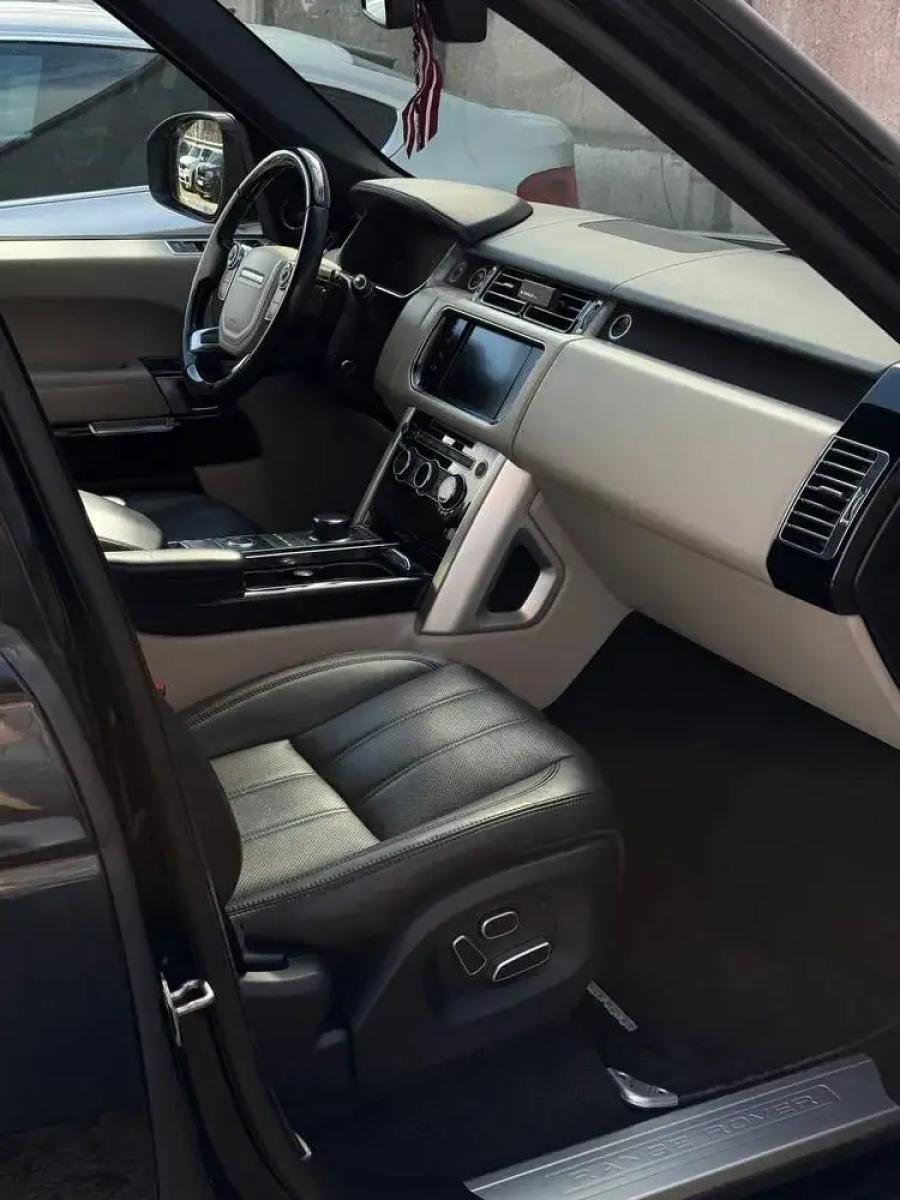 Land Rover Range Rover 2013 in Riga, with an engine capacity of 4.40 L and mileage of 272 thousand km for 19980 €, photo 15 on AUTOMOTO.COM.LV