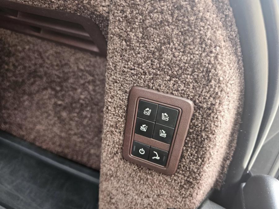 Land Rover Range Rover 2015 Rīga, ar dzinēja tilpumu 4.40 L un nobraukumu 139 tūkst. km par 29950 €, foto 35 vietnē AUTOMOTO.COM.LV