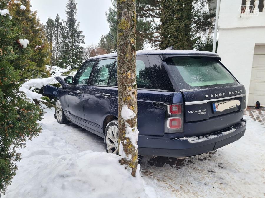 Land Rover Range Rover 2018 Kauņa, ar dzinēja tilpumu 4.40 L un nobraukumu 93 tūkst. km par 17900 €, foto 2 vietnē AUTOMOTO.COM.LV