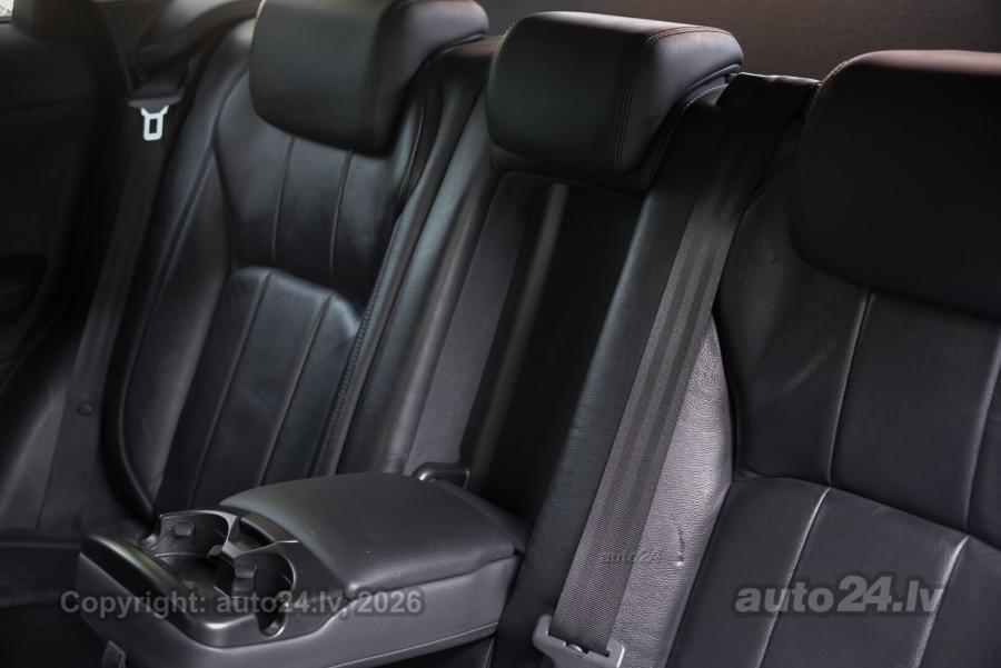 Smilšu krāsa Land Rover Range Rover Evoque 2016 Pērnava, ar dzinēja tilpumu 2.00 L un nobraukumu 120 tūkst. km par 13700 €, foto 20 vietnē AUTOMOTO.COM.LV