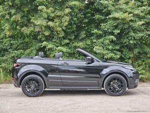 Black Land Rover Range Rover Evoque 2016 in Siauliai, with an engine capacity of 2.00 L and mileage of 175 thousand km for 10950 €, photo 6 on AUTOMOTO.COM.LV
