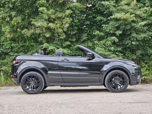 Black Land Rover Range Rover Evoque 2016 in Siauliai, with an engine capacity of 2.00 L and mileage of 175 thousand km for 10950 €, photo 9 on AUTOMOTO.COM.LV