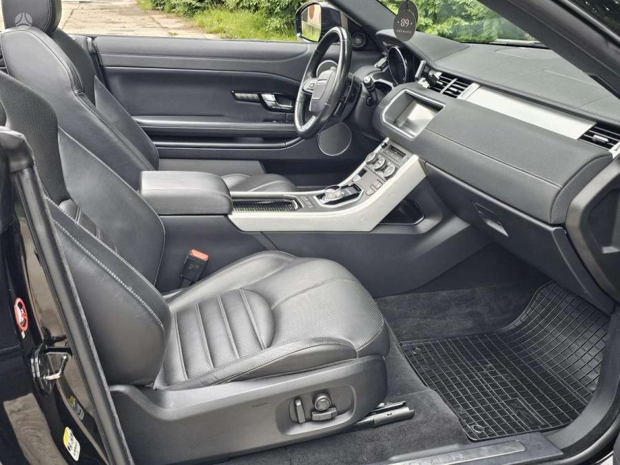 Black Land Rover Range Rover Evoque 2016 in Siauliai, with an engine capacity of 2.00 L and mileage of 175 thousand km for 10950 €, photo 30 on AUTOMOTO.COM.LV