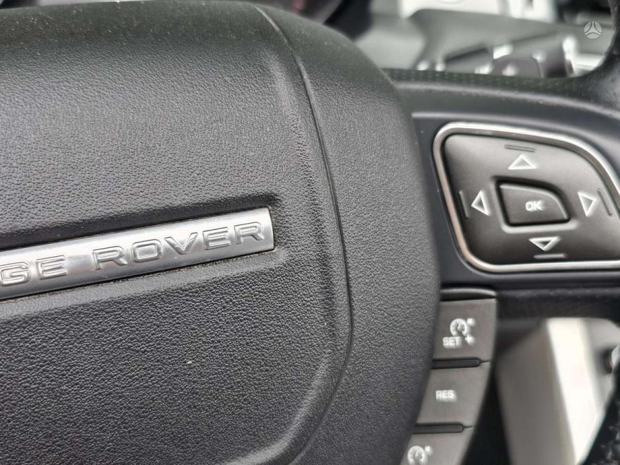 Black Land Rover Range Rover Evoque 2016 in Siauliai, with an engine capacity of 2.00 L and mileage of 175 thousand km for 10950 €, photo 34 on AUTOMOTO.COM.LV