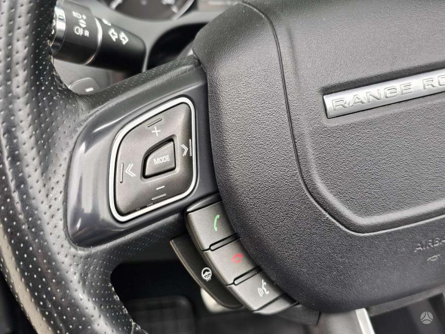 Black Land Rover Range Rover Evoque 2016 in Siauliai, with an engine capacity of 2.00 L and mileage of 175 thousand km for 10950 €, photo 35 on AUTOMOTO.COM.LV