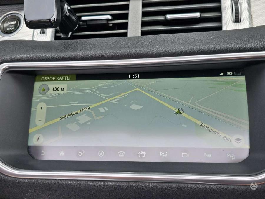 Black Land Rover Range Rover Evoque 2016 in Siauliai, with an engine capacity of 2.00 L and mileage of 175 thousand km for 10950 €, photo 41 on AUTOMOTO.COM.LV