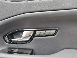 Black Land Rover Range Rover Evoque 2016 in Siauliai, with an engine capacity of 2.00 L and mileage of 175 thousand km for 10950 €, photo 42 on AUTOMOTO.COM.LV