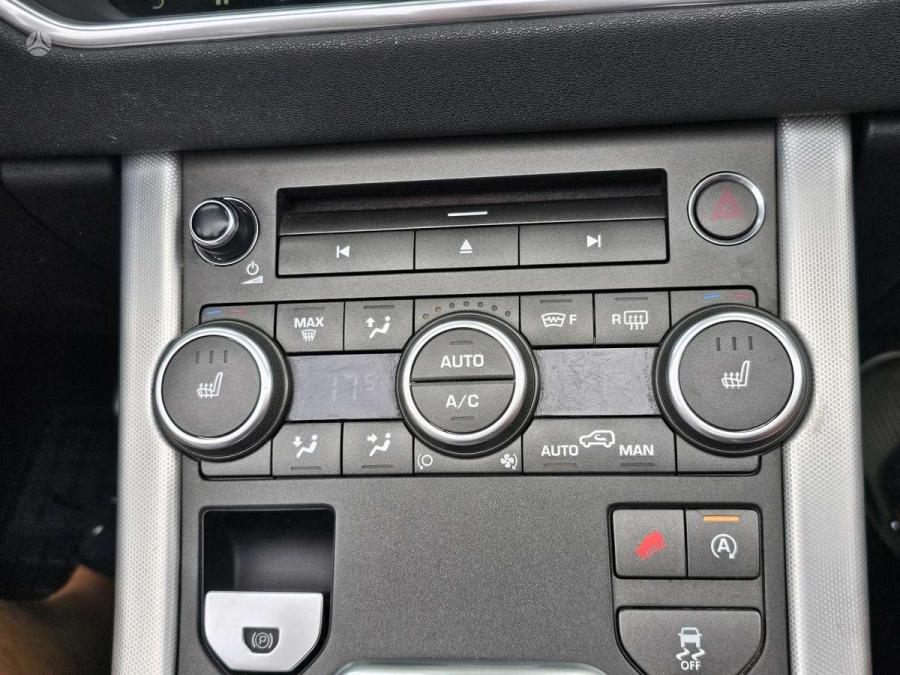 Black Land Rover Range Rover Evoque 2016 in Siauliai, with an engine capacity of 2.00 L and mileage of 175 thousand km for 10950 €, photo 43 on AUTOMOTO.COM.LV