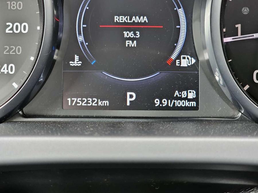Black Land Rover Range Rover Evoque 2016 in Siauliai, with an engine capacity of 2.00 L and mileage of 175 thousand km for 10950 €, photo 44 on AUTOMOTO.COM.LV