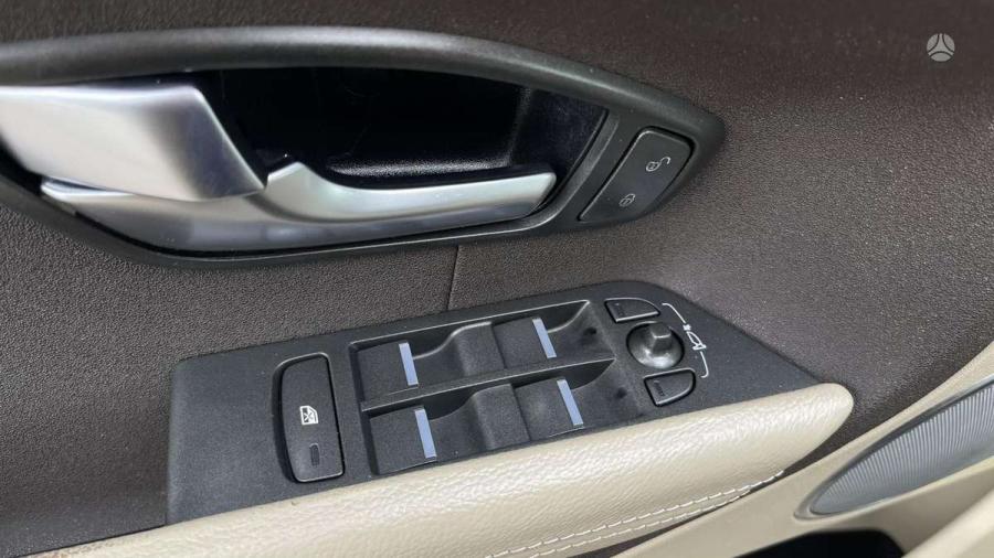 Melns Land Rover Range Rover Evoque 2011 Marijampole, ar dzinēja tilpumu 2.18 L un nobraukumu 275 tūkst. km par 9590 €, foto 22 vietnē AUTOMOTO.COM.LV