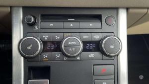 Melns Land Rover Range Rover Evoque 2011 Marijampole, ar dzinēja tilpumu 2.18 L un nobraukumu 275 tūkst. km par 9590 €, foto 26 vietnē AUTOMOTO.COM.LV